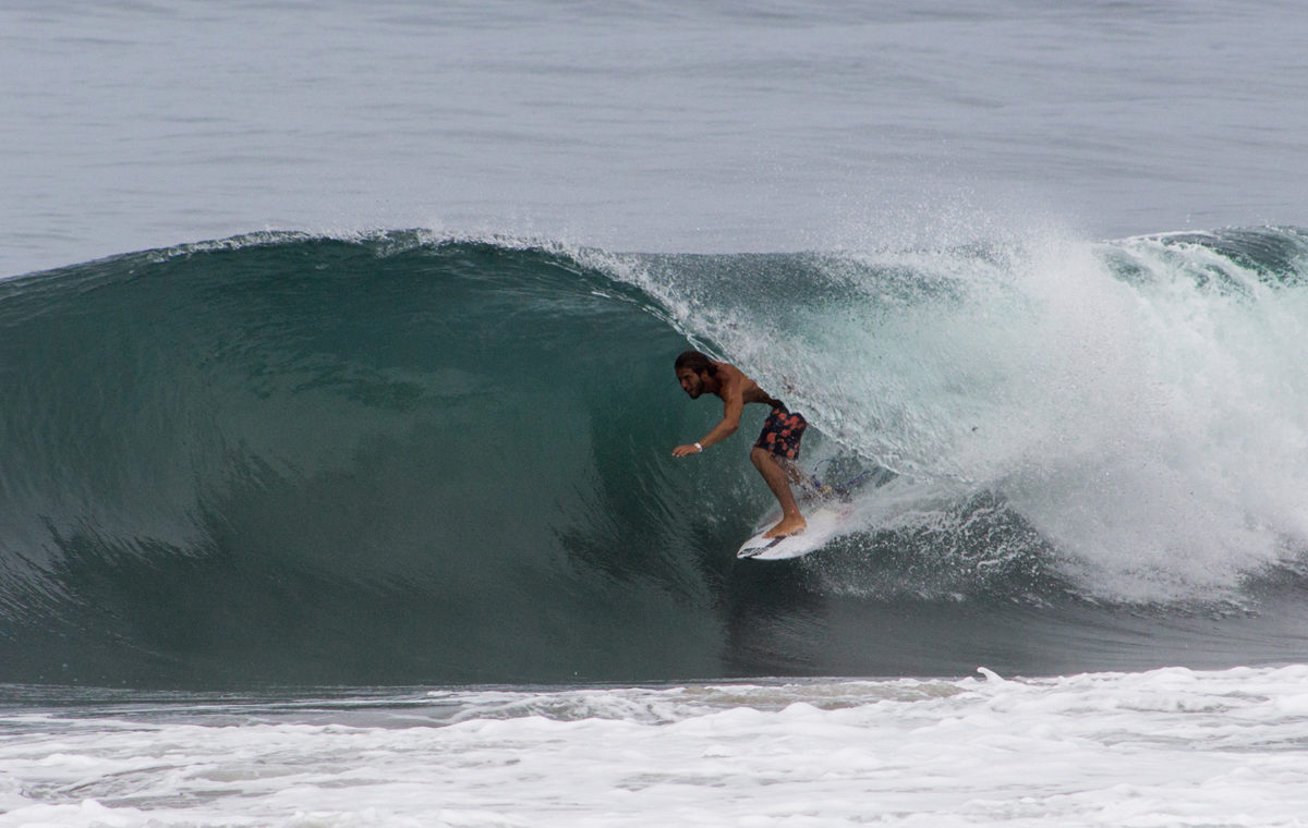 Todo sobre el surfing de Colombia con Simón Salazar - DUKE