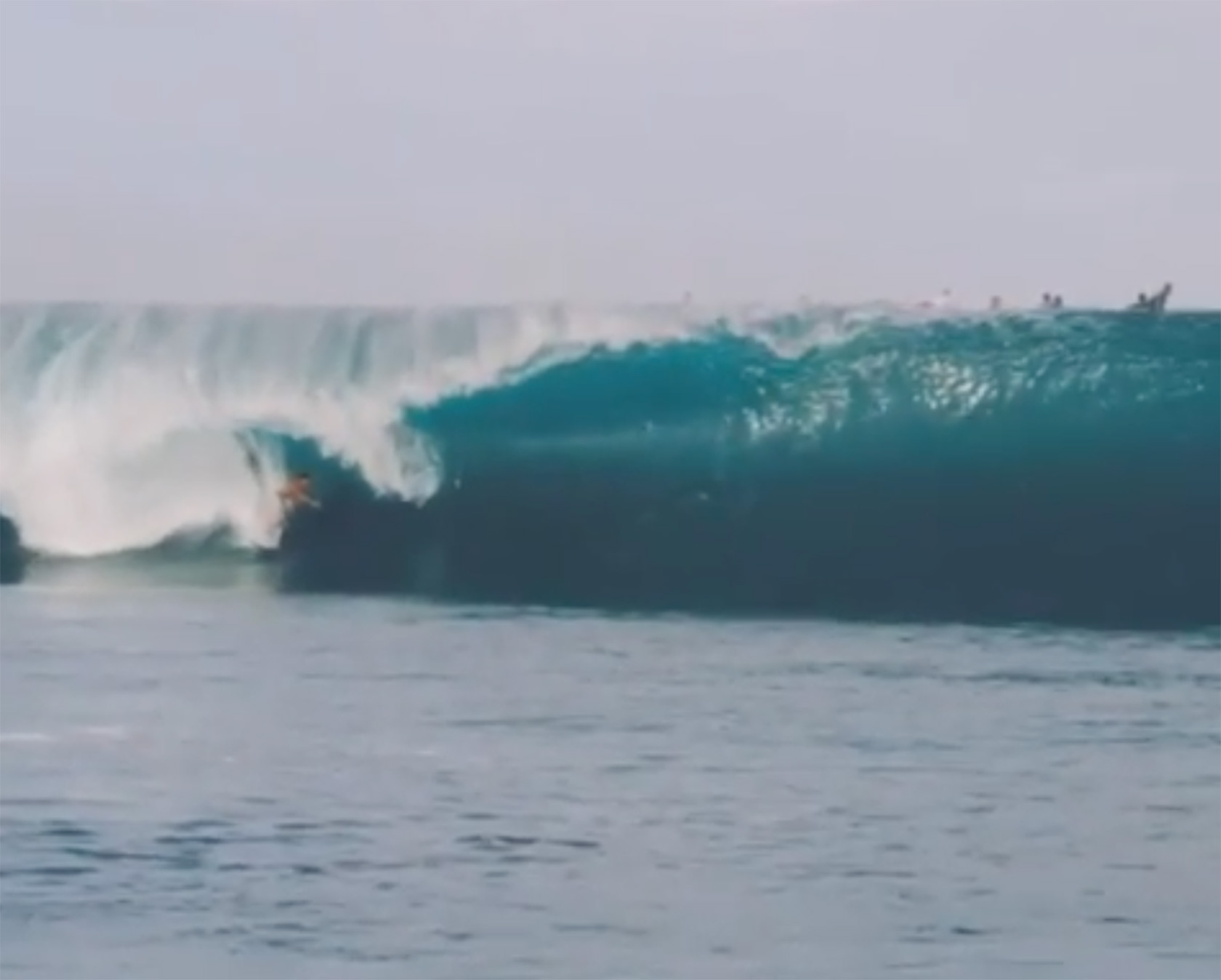 Matahi Drollet se surfeó la ola del año de Teahupoo - DUKE