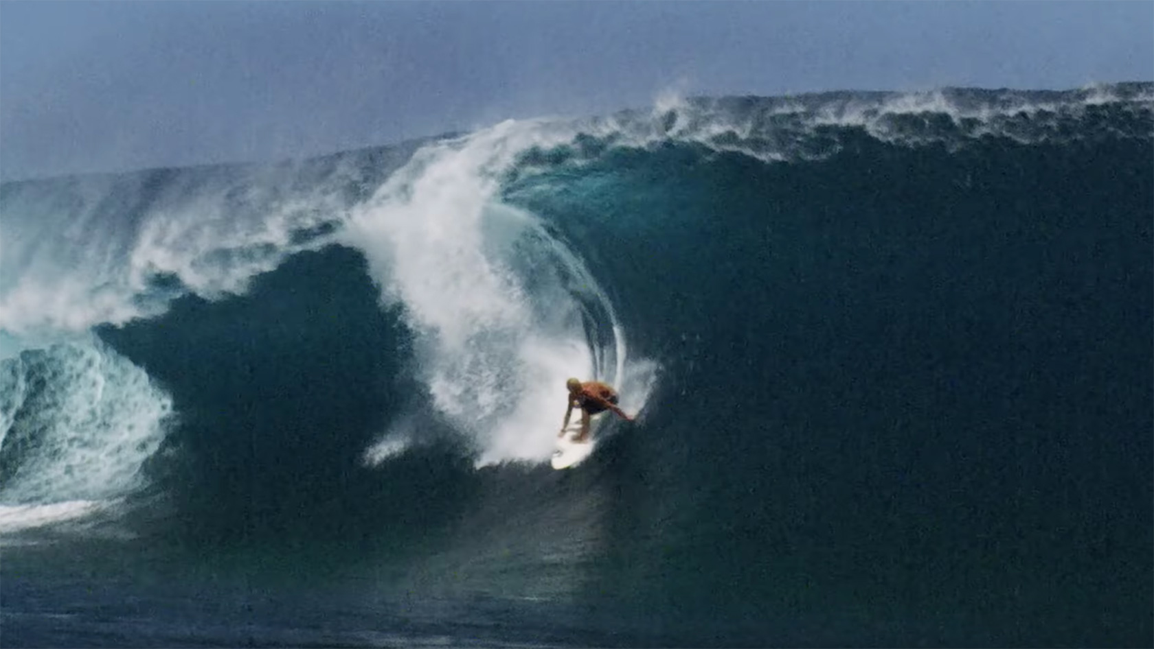John John recuerda un swell histórico en Teahupoo - DUKE