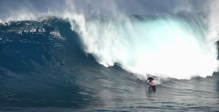 La colombiana Izzy Gómez fue nuevamente invitada al Jaws Big Wave ...