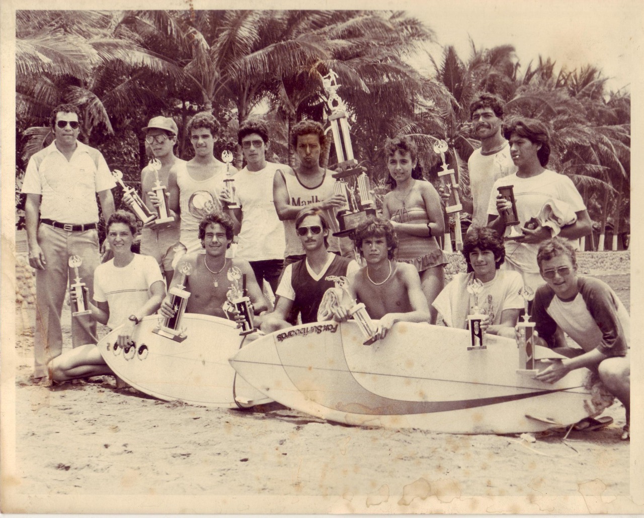 Claves de la historia del surfing en El Salvador - DUKE