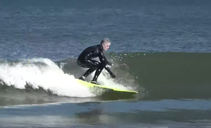 Hombre de Florida pasó 31 horas surfeando - DUKE