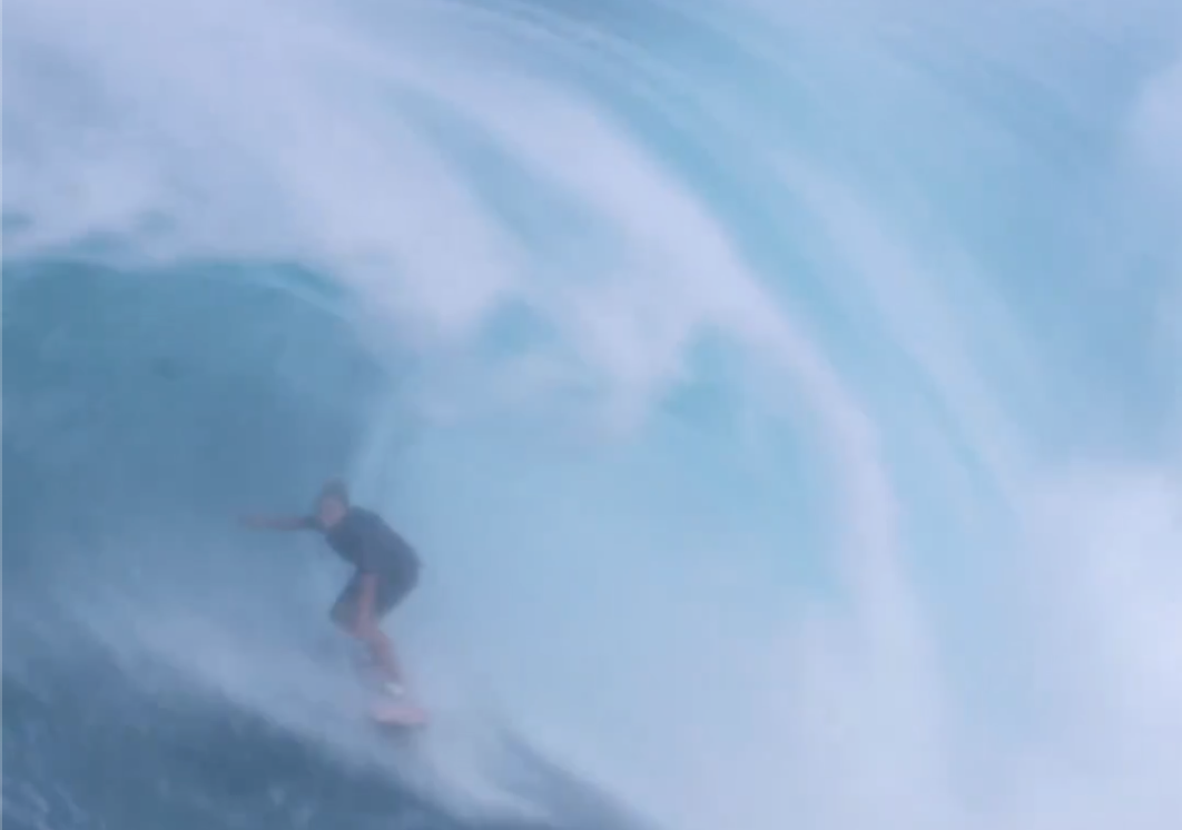 Colombiana Izzi Gómez ganó mejor ola de tow en el Magnitude - DUKE