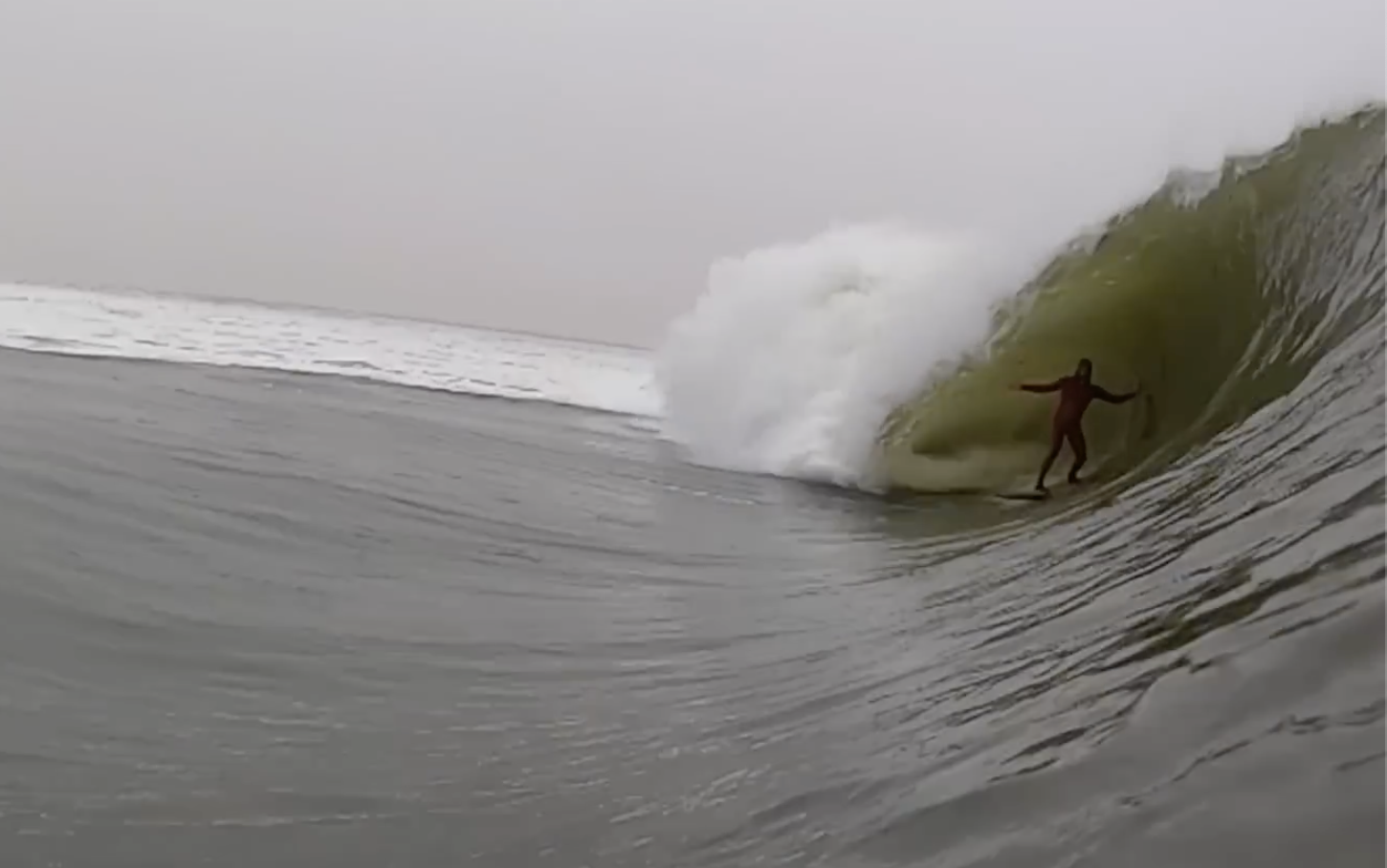 Lo más pesado del swell de esta semana en Namibia, desde adentro del ...