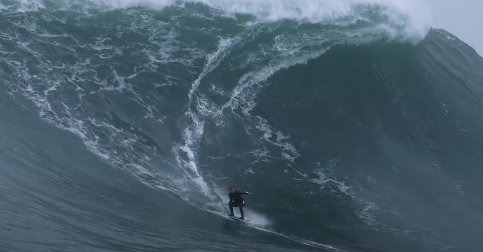Lucas Fink: The first in history to surf skimboard Mavericks - DUKE