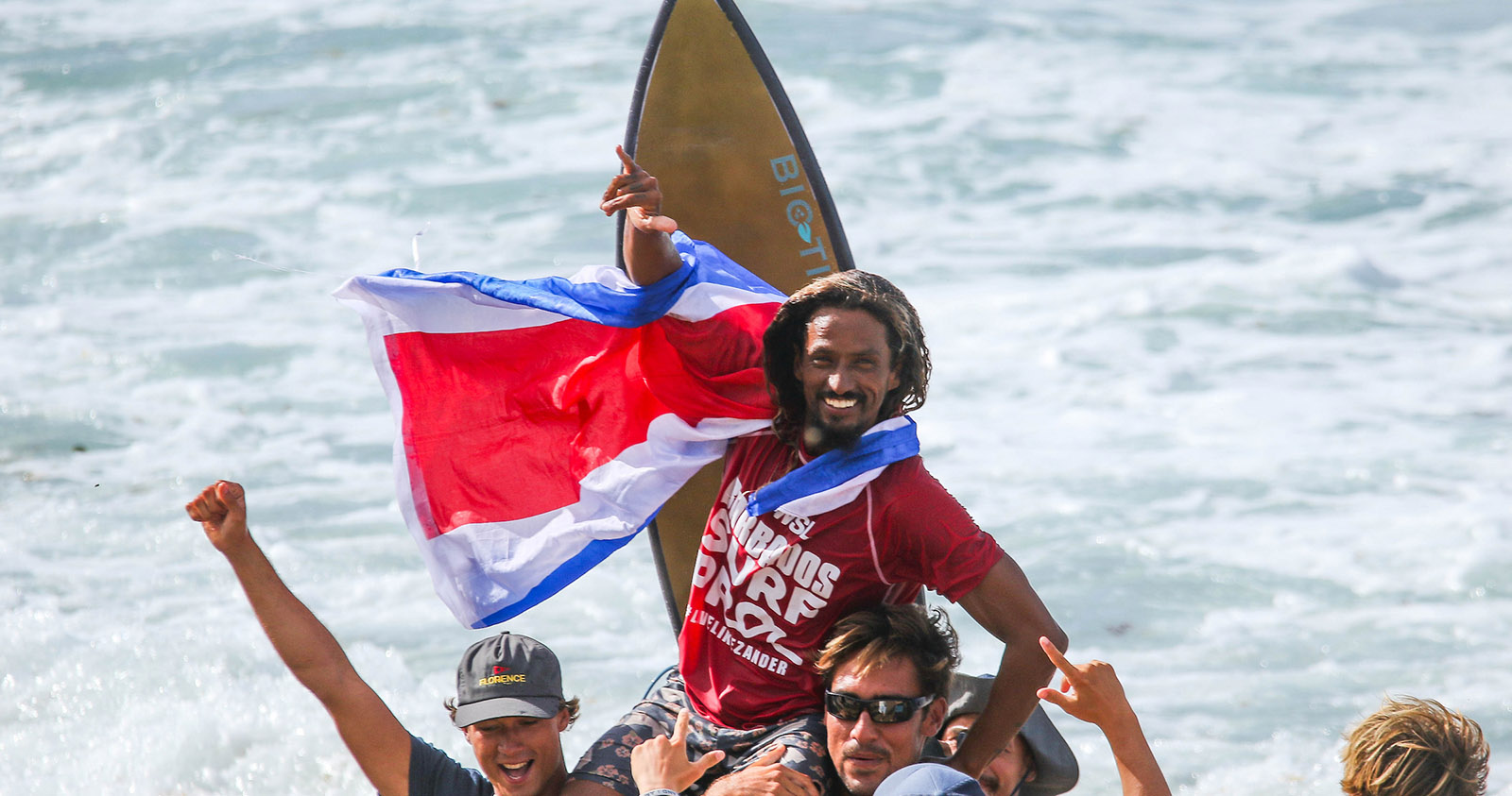 Cali Muñoz ganó en Barbados usando la tabla de su hijo de cuatro años ...