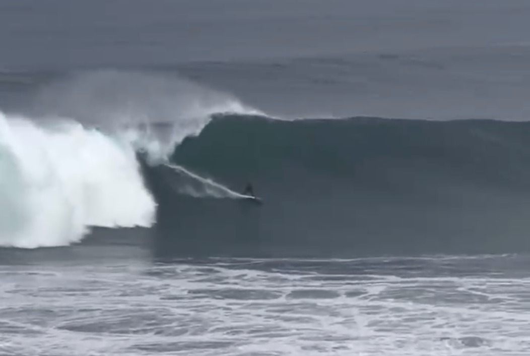 El swell que marcha a Punta Roca, quebrando gigante en Chile hoy - DUKE